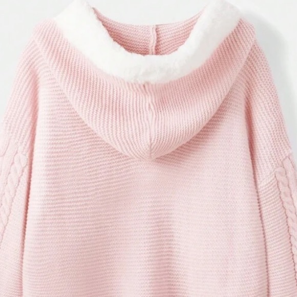 Boutique | Sweaters | New Cable Knit Contrast Fuzzy Trim Hooded ...